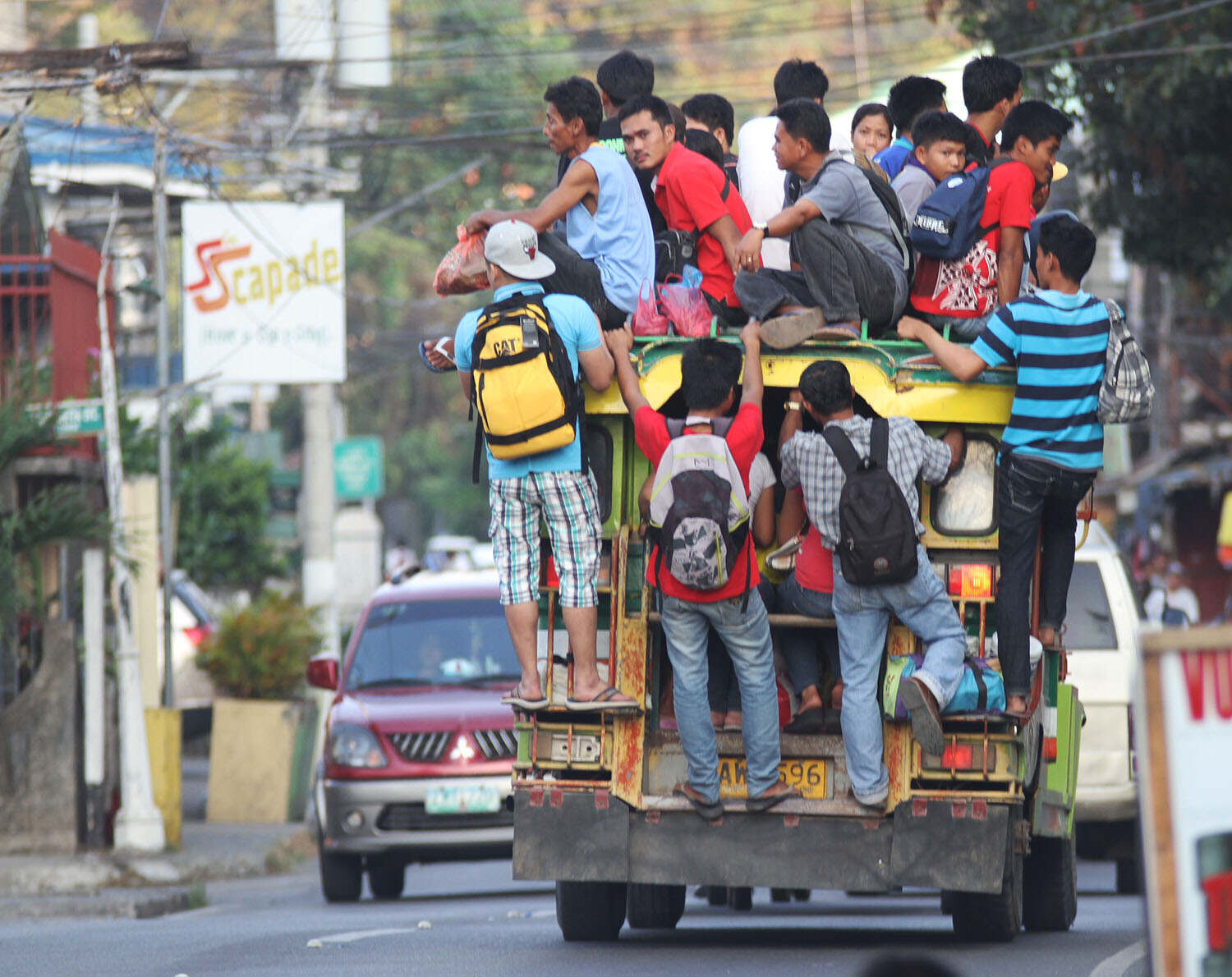 A Vroomster Shares Her Traffic Survival Guide for Manila